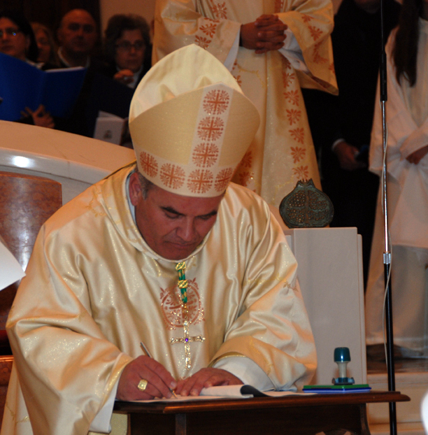 Ingresso in Cattedrale di S.E. Mons. Pasquale Cascio 6 gennaio 2013 ...